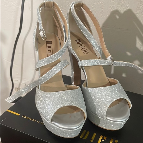IDIFU | Shoes | Idifu Silver Sparkly Platform Heels With Ankle Straps ...